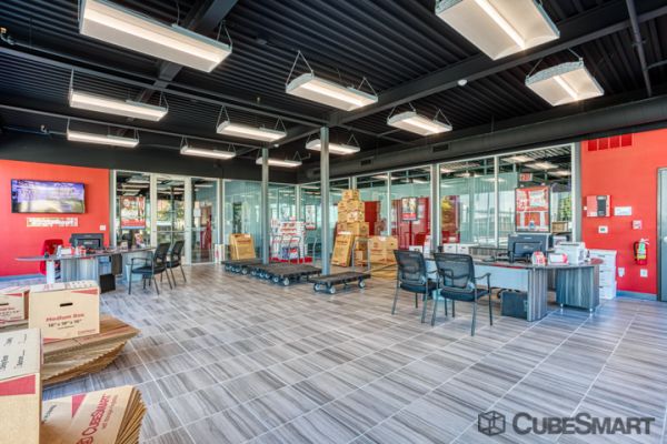 CubeSmart Self Storage - Dallas - 5505 Maple Ave: Lowest Rates ...