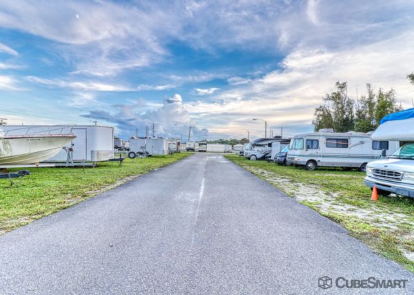 CubeSmart Self Storage - FL N Fort Myers Littleton Rd: Lowest Rates ...