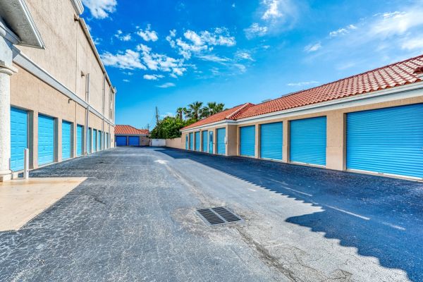SmartStop Self Storage - Naples - 275 Goodlette Frank Rd: Lowest Rates ...