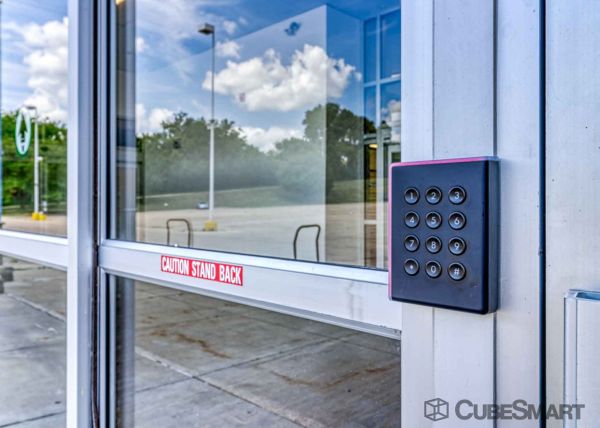 CubeSmart Self Storage - Freeport, IL, 555 W South: Lowest Rates ...