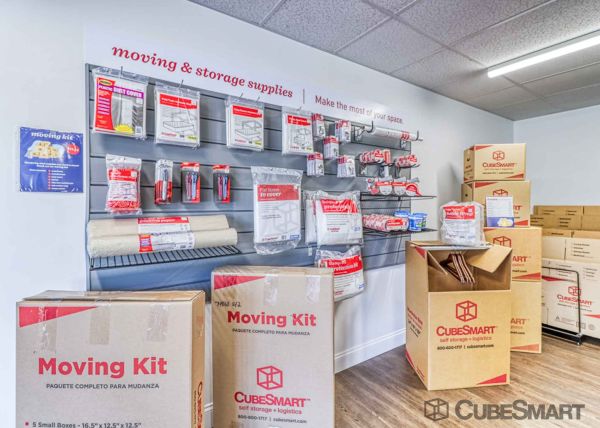 CubeSmart Self Storage - Freeport, IL, 555 W South: Lowest Rates ...