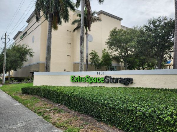 Extra Space Storage - 3358 - West Palm Beach - Mercer Avenue ...